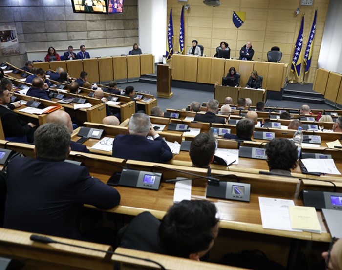 Burno na sjednici Parlamenta FBiH, traži se prekid sjednice
