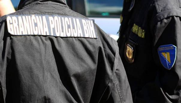 Državljanin BiH uhapšen zbog krijumčarenja migranata iz Bangladeša Državljanin BiH uhapšen zbog krijumčarenja migranata iz Bangladeša