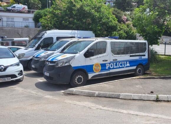 Dvojica muškaraca iz Srbije planirali ubistvo u Crnoj Gori Dvojica muškaraca iz Srbije planirali ubistvo u Crnoj Gori