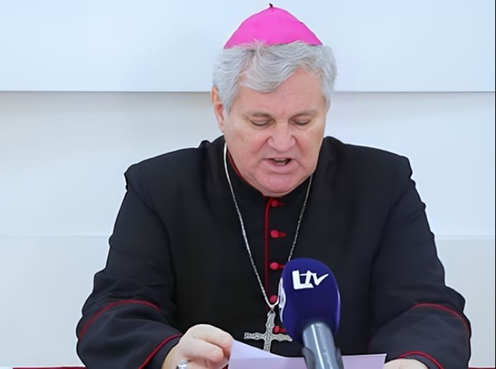 Hrvatski biskup kritikovao kult Djeda Mraza: Ljudi su zaboravili Isusa, idol im je debeli djed u ...