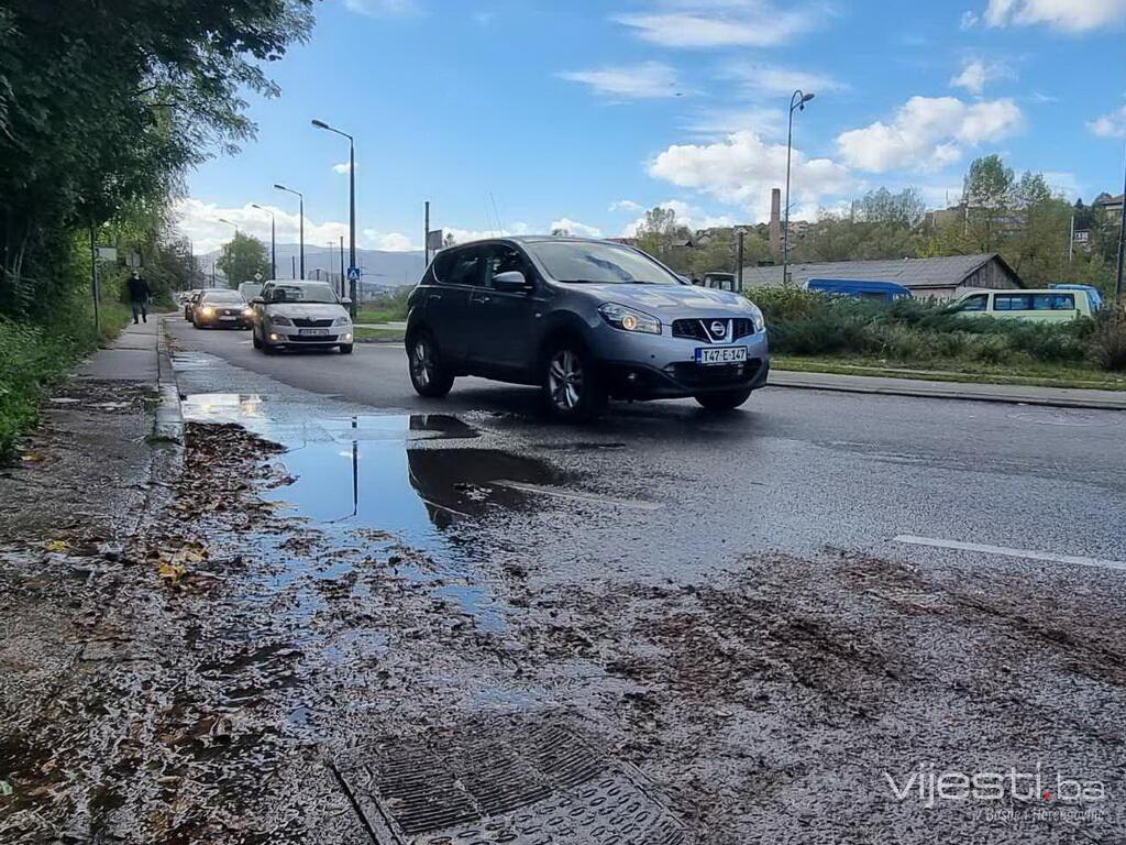Mjesec dana teče voda u Velešićima, ViK ne reaguje