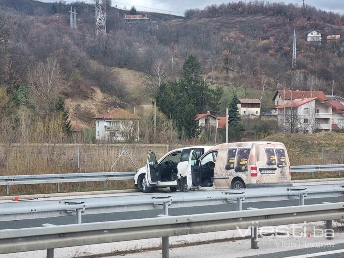 Nezgoda na auto-putu kod Sarajeva, saobraćaj otežan