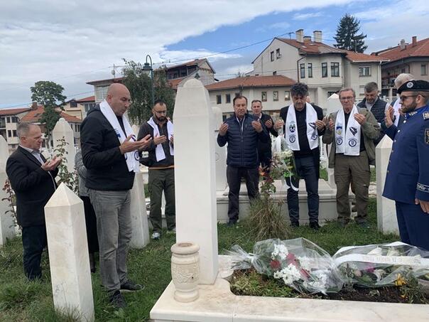 Obilježena godišnjica pogibije Mehe Porobića Obilježena godišnjica pogibije Mehe Porobića