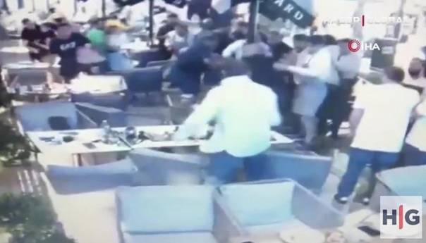 Objavljen snimak pucnjave u Istanbulu: Sukob dvije grupe završio kobno Objavljen snimak pucnjave u Istanbulu: Sukob dvije grupe završio kobno
