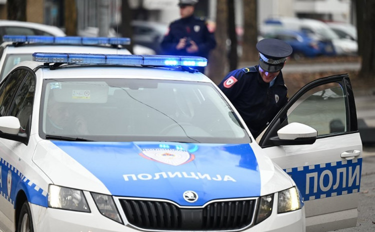 Policija otkrila autora videa žene koja je vršila nuždu