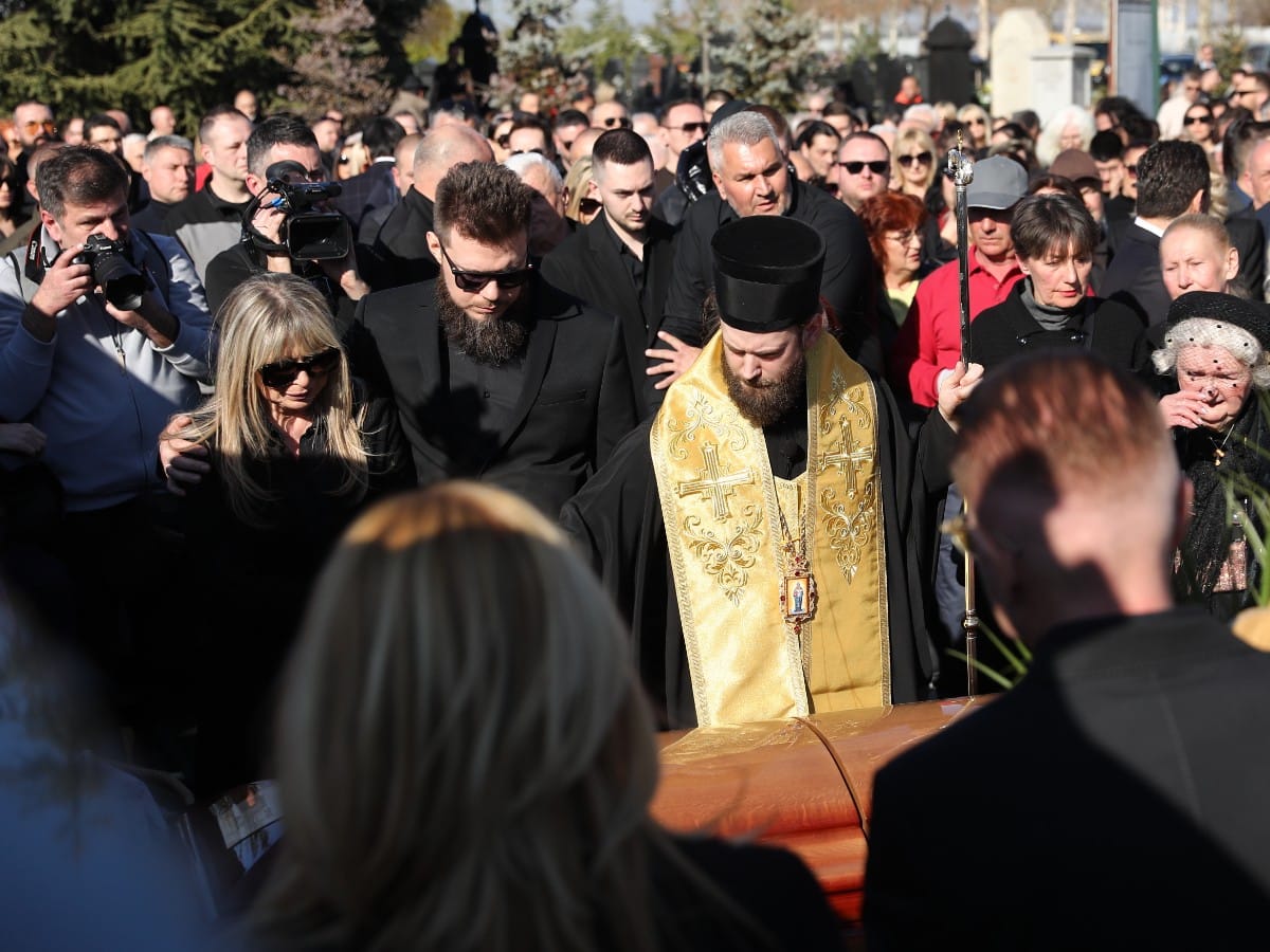 Saša Popović sahranjen uz pjesmu pjevača kojeg je najviše volio, ali ...