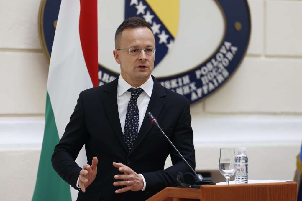 Sijarto: Prvo dogovor Rusije i SAD, pa tek onda mirovne snage