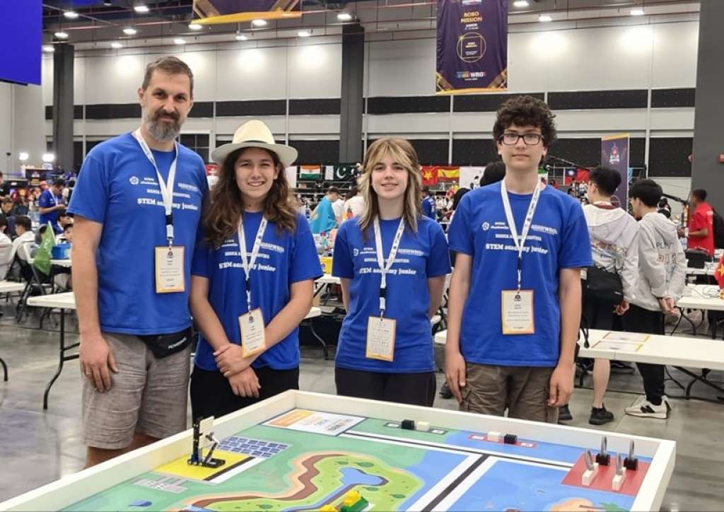 Tim STEM Akademije vodeći među zemljama regiona na World Robot Olympiad