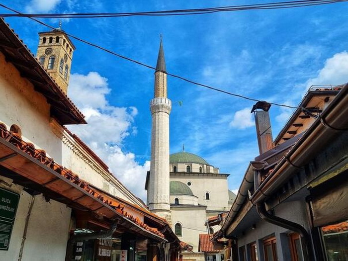 U BiH danas sunčano, temperature do 27, na jugu zemlje do 30 stepeni