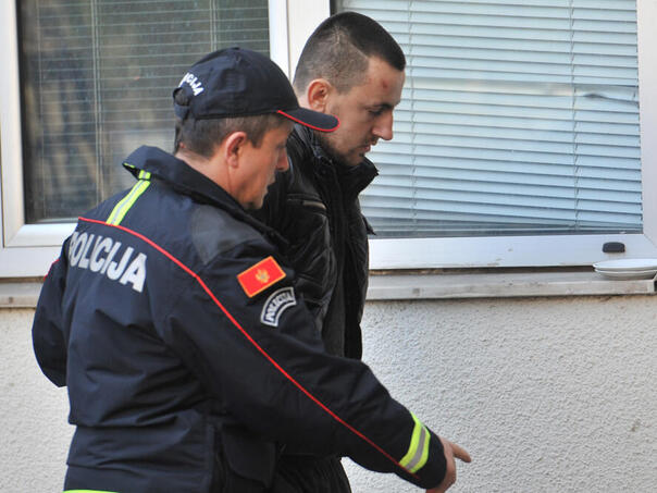 Ubica jednogodišnje bebe iz Crne Gore izručen BiH Ubica jednogodišnje bebe iz Crne Gore izručen BiH