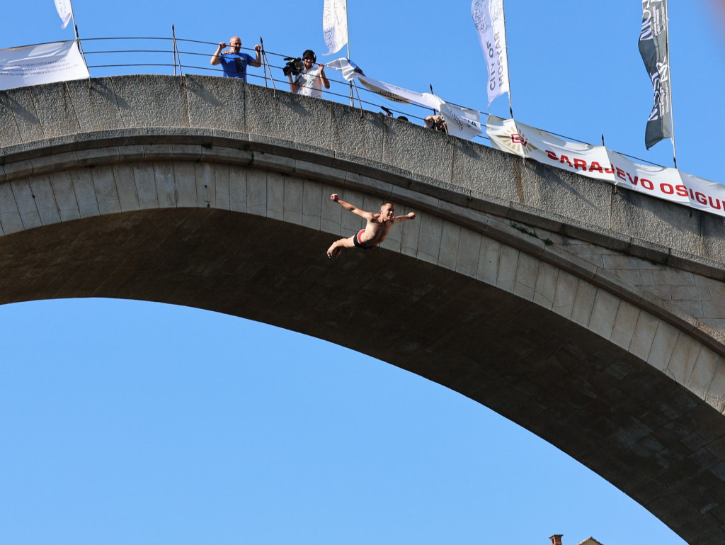 Vedad Dedić i Emel Tiro pobjednici skokova sa Starog mosta u Mostaru
