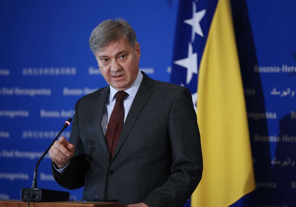 Zvizdić na Dan Armije RBiH: Danas, više nego ikad, važno njegovati ...