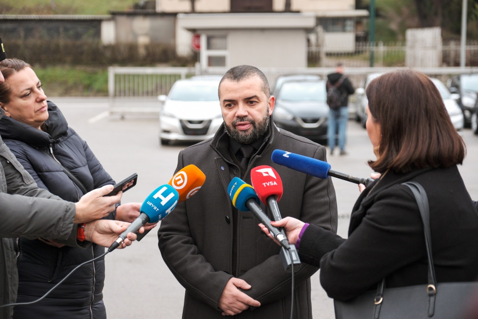 Humanitarci Admir Rahimić i Hajriz Brčvak donirali 40 vozila za ljude ...