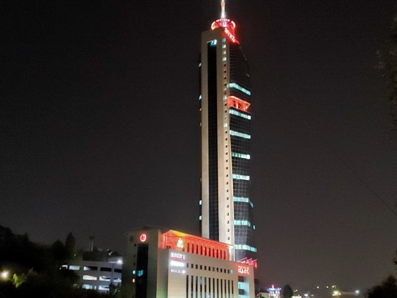 'Avaz Twist Tower' večeras u bojama Veleža povodom sjajnog rezultata