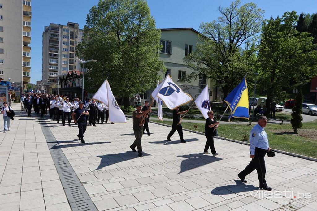 Dan Armije Republike Bosne i Hercegovine svečano obilježen u Banovićima