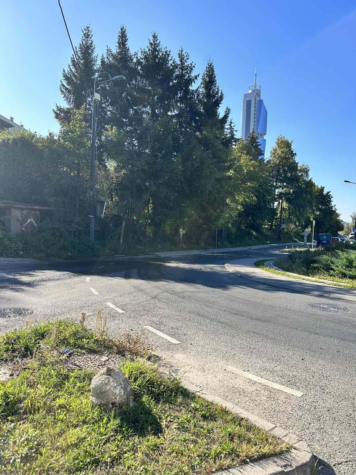 U Velešićima na ulici curi voda, ViK najavio hitnu reakciju